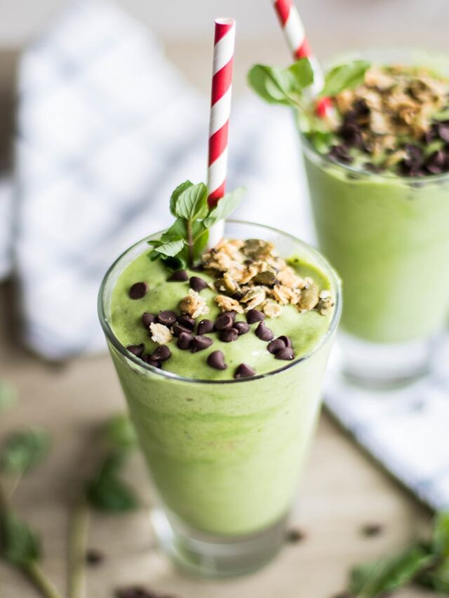 Dreamy Chocolate Chip Mint Smoothie - Sunkissed Kitchen
