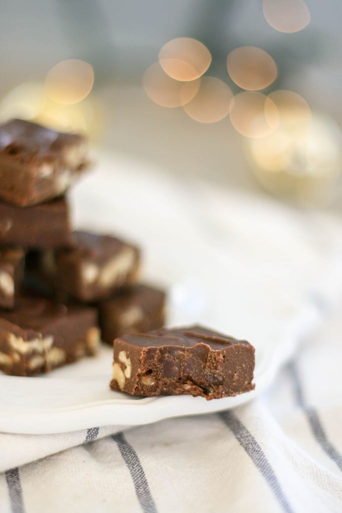 Paleo Fudge (Dairy and Refined Sugar Free) - Sunkissed Kitchen