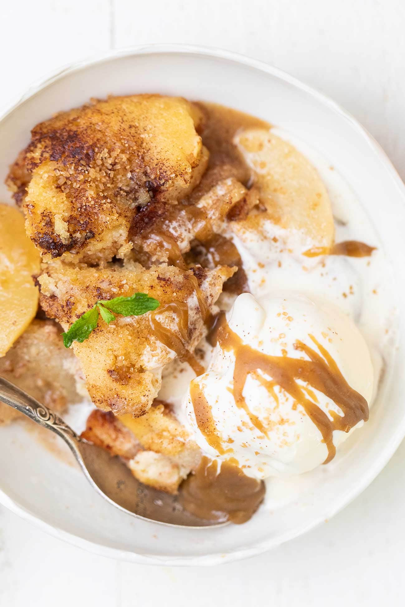Caramel Apple Cobbler (The BEST Fall Dessert Recipe)